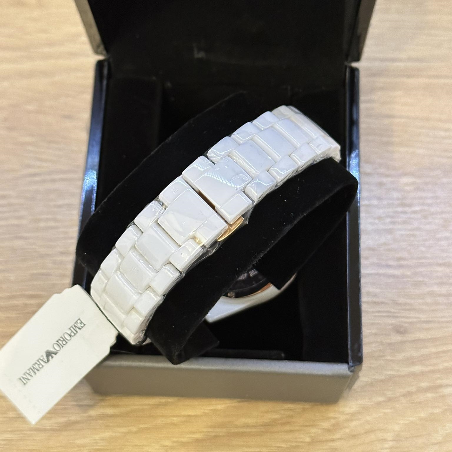 Дамски часовник Emporio Armani AR70007 Ceramica Leo | 335.36€ (655.90 лв.)